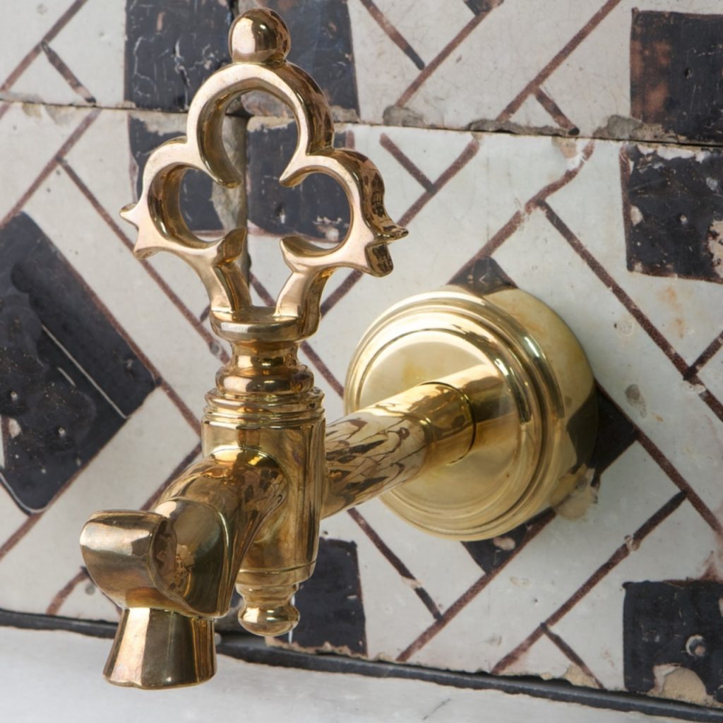 Grand Ducale Wall Mounted Spout | CompasStone.com
